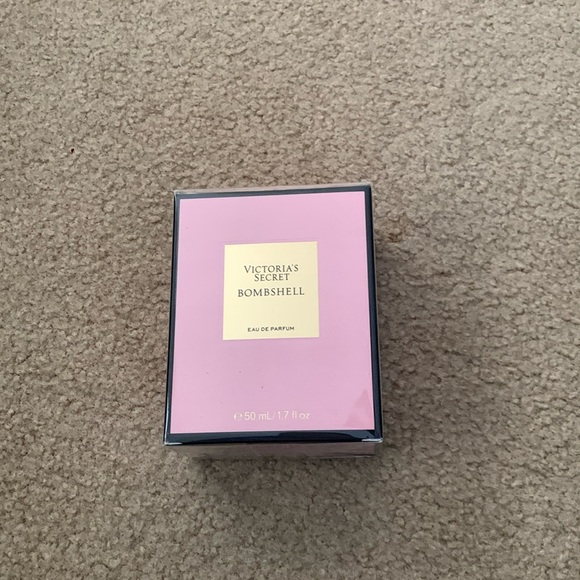 Victoria's Secret | Other | Victorias Secret Bombshell Eau De Parfum ...
